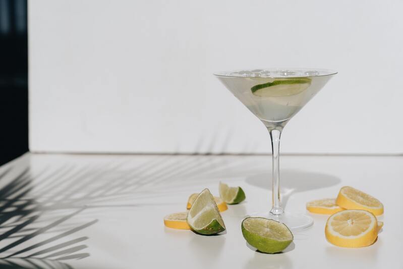 6 Classic Cocktails You Should Know How to Make | Haddon Towne Center